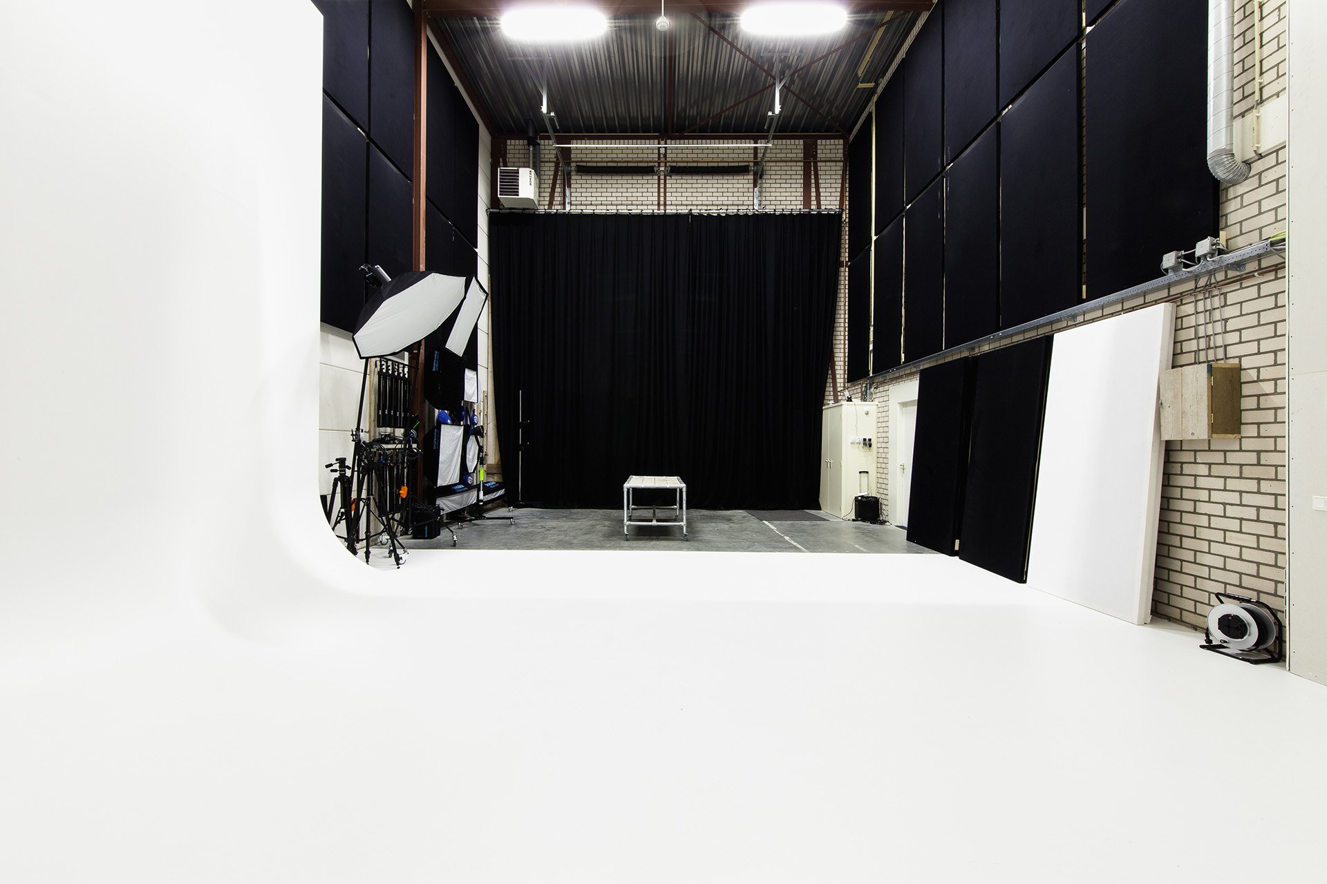 PromotionStudio's - Contact